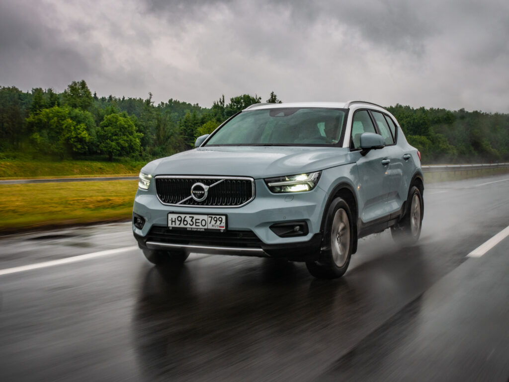 GPS Tracker for Volvo car | Beepings